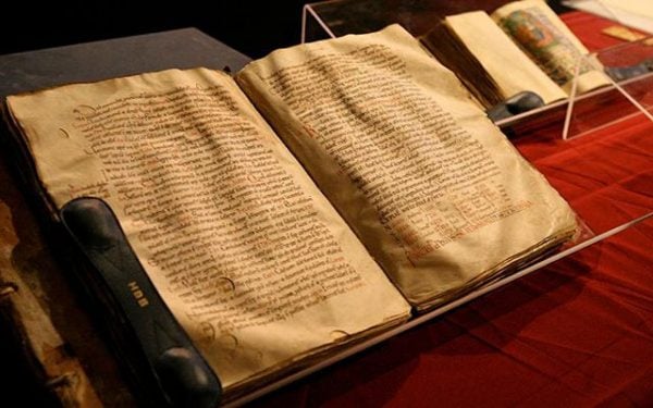 The complete history of Bible translations - how the Word was delivered ...